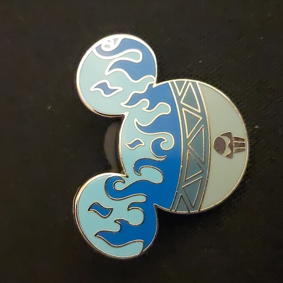 Disney | Jewelry | Disney Hercules Pin | Poshmark